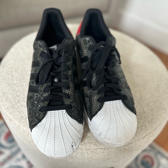 adidas | Shoes | Adidas Mens Snickers Size 5 In Excellent Condition ...